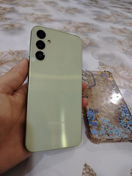 Samsung A24 sotiladi.