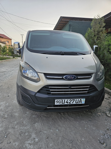 Ford Transit Custom  сотилади
