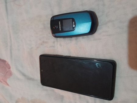 Redmi not 13 8\\\\128.  Sumsung Esim+simkarta