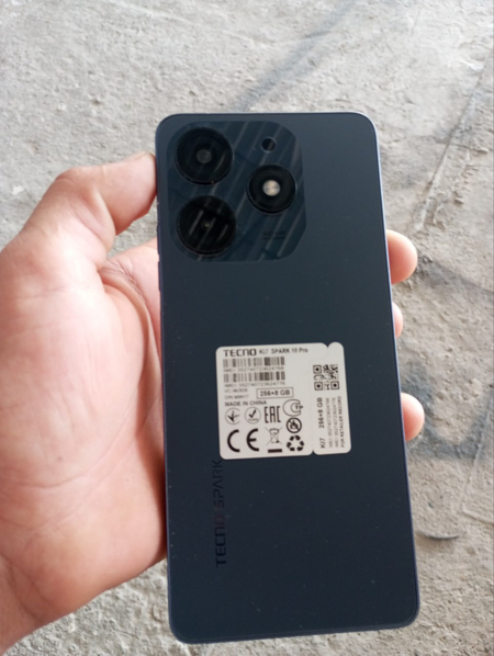 Texno Spark 10 pro srochno sotiladi pul zarur yangi usta kirmagan