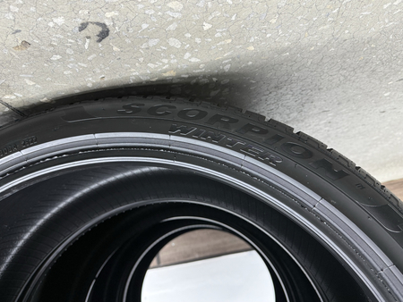 Pirelli Scorpion Winter Европа 275/35 R22 зимние шины