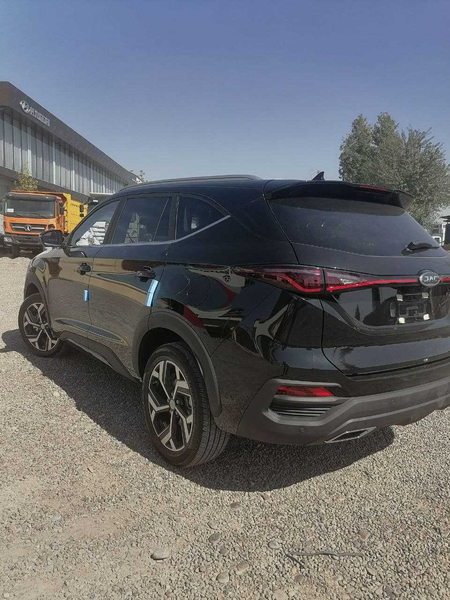JAC JS8 Кроссовер