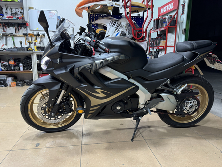 Продаётся Ducati Bikeland 400 кубовый