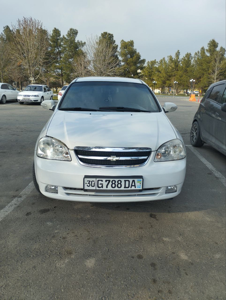 Lacette 2 1,8 sirochna sotiladi