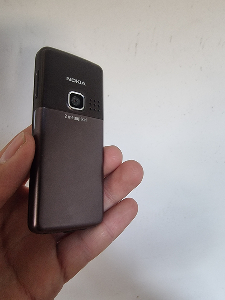 Nokia 6300 legenda.
