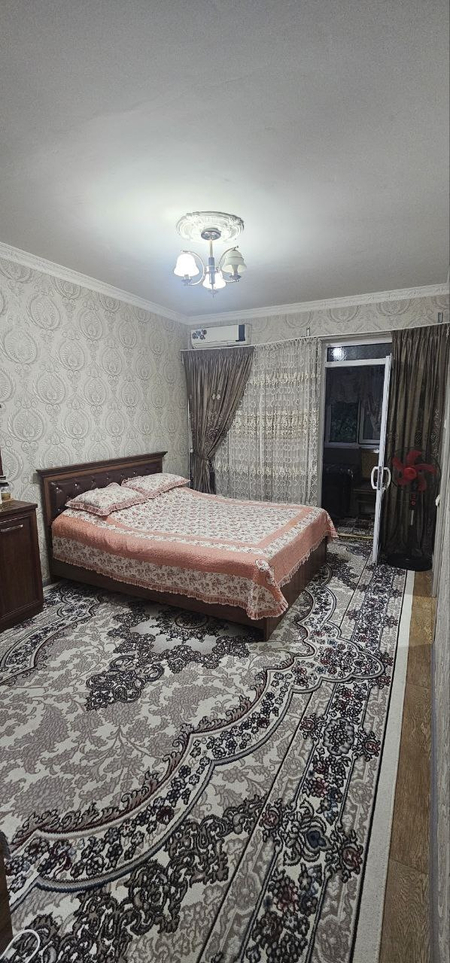 Продаётся Чиланзар 19 1/4/4 балкон 1.5 *6