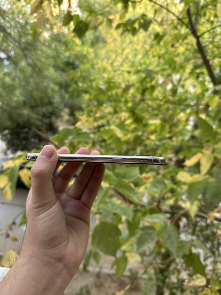 Продается iPhone XS 256 GB WHITE LLA