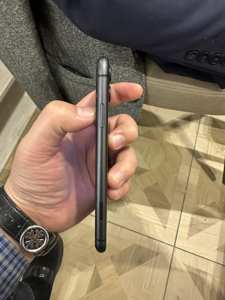Iphone 11 64gb LLA sotiladi faqat naxd