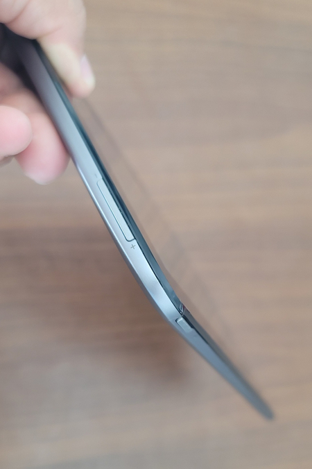 Asus Windovs 10 planshet sotiladi