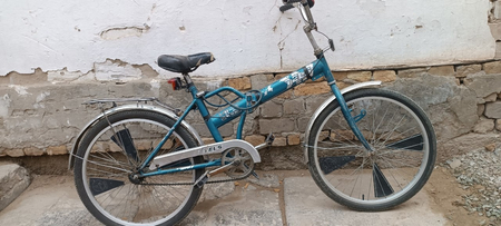 Velosiped  sotiladi.