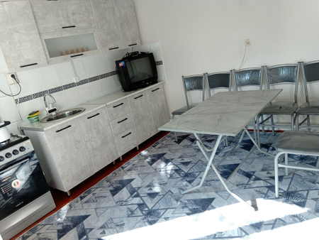 Hostel arzon mehmonxona kunlik ijara gastinitsa