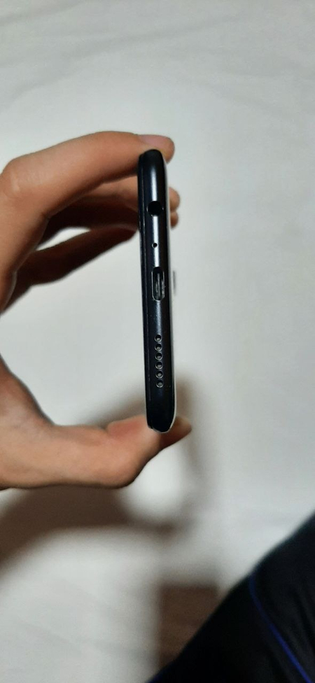 Samsung a20s 3/32 gb srochna sotiladi