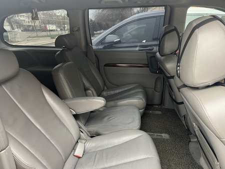 Kia carnival 2007 год