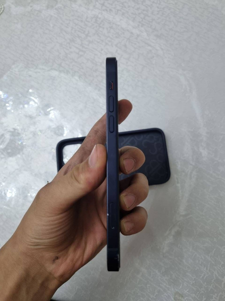 iPhone 12 идиалний