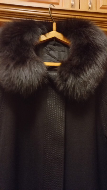 Пальто женское фирмы Berghaus в хорошем состоянии