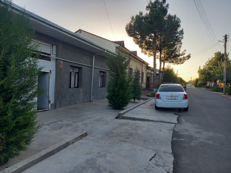Yunsabod rayoni xasanboyda fayzli xovli sotiladi 130000$