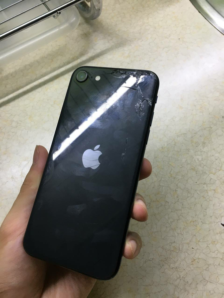 Iphone se 2 qora
