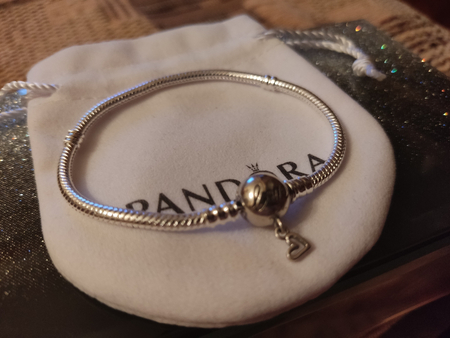 Скидка!!!Pandora браслет с надписью Love на застёжке
Pandora бр