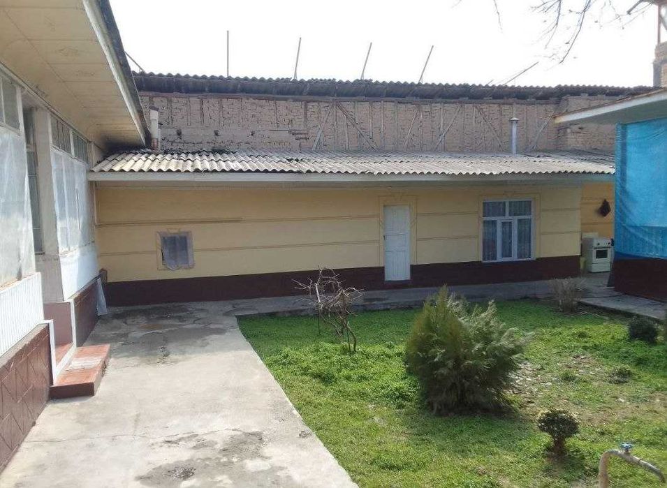 Срочно Учтепа тумани Гулистон кучасида уй сотилади.