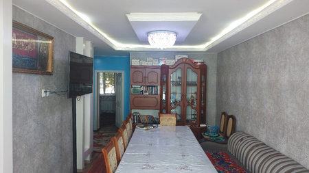 Продаю квартиру, 3комнаты, 1этаж, двух этажный дом., в отличном состоя