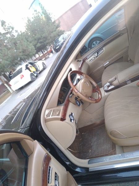 Mers c350 ideal holatda