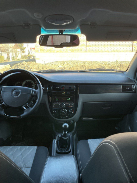 Lasetti 1.8    Benzin