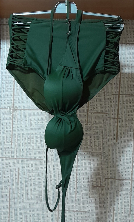 Продаю купальник и низ от купальника.