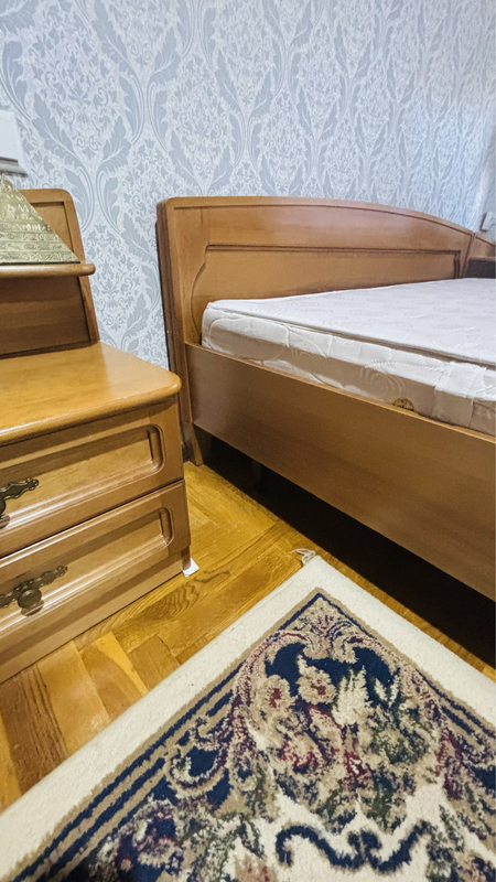 Продажа кровати из натурального дуба