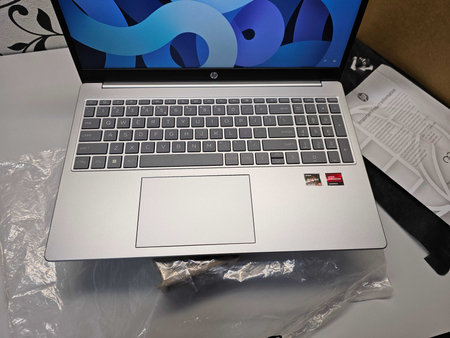 ПРОДАМ HP Laptop 15/FC0002NIA Мощный Ноутбук Ryzen™ 5-7520U/8GB/512SSD