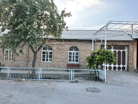 Uy sotiladi 6 sotix vobkent stadion oldi