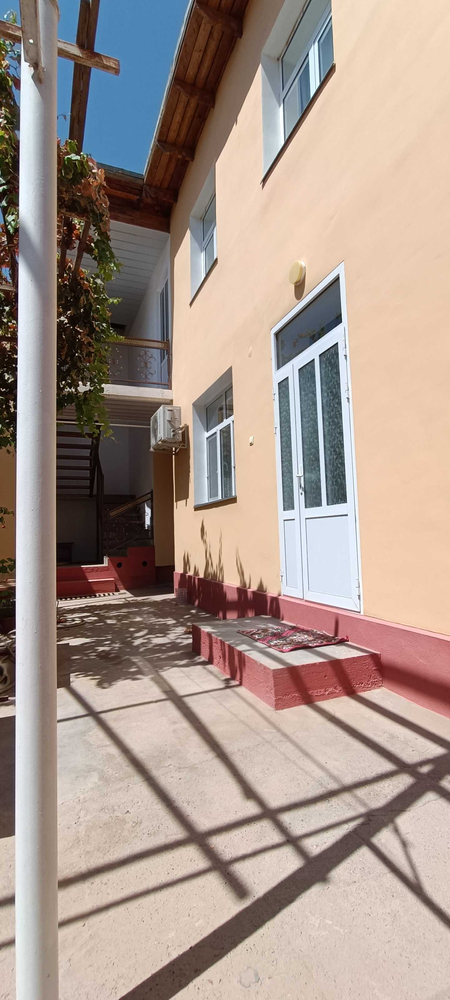 2qavatli uy Termiz shahar Tibbiyot instituti, kolleji