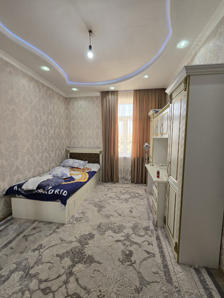 Продается 3 ком. Квартира на 2 этаже площадью 103 кв.м ор. 17 школа