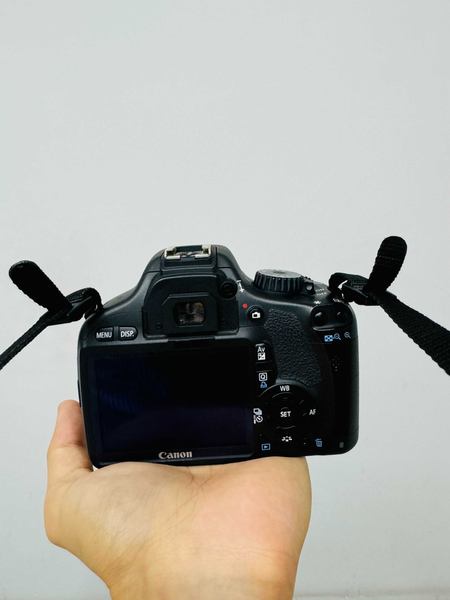 Canon EOS 550D (Rebel T2i) fotokamera - ideal holatda | Камера