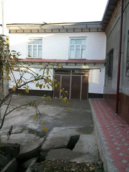 Назарбек Почта мавзесида ховли сотилади. NR494/43
