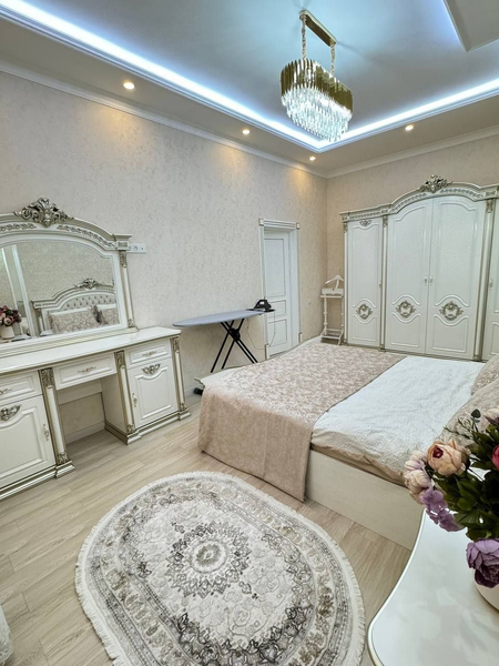Аренда. Новостройка 3-х комнатная квартира.  Паркентский рынок.