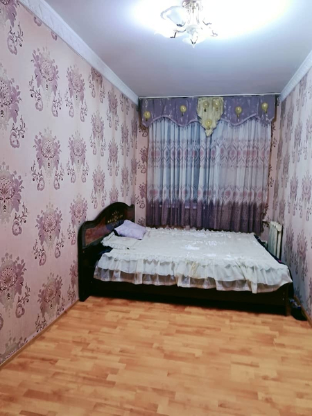 Navoiy Markazidagi yul ustida 2xonalik uy