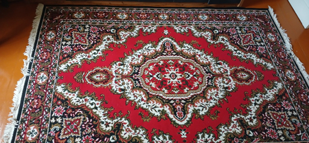 Продаётся ковёр,187*260см
