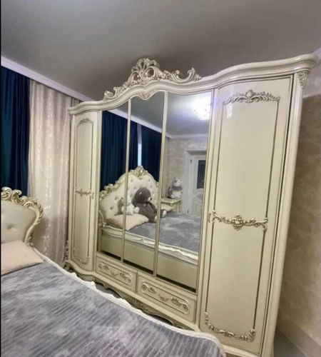 Спальний гарнитур