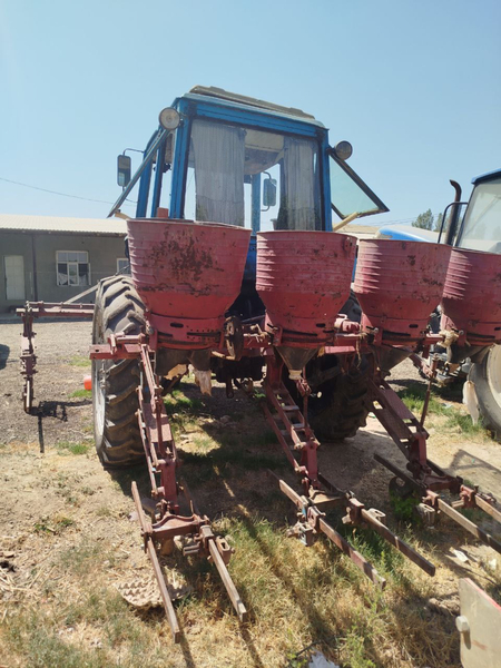 Belarus MTZ80 kultivatsiya traktori
