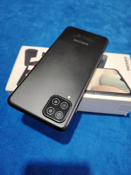 Samsung A 12 sotilado