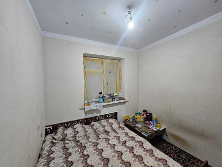 Sergeli 5a.Bekat3. 7qavatli uyning 7-qavatida 3 xonali honadon sotaman