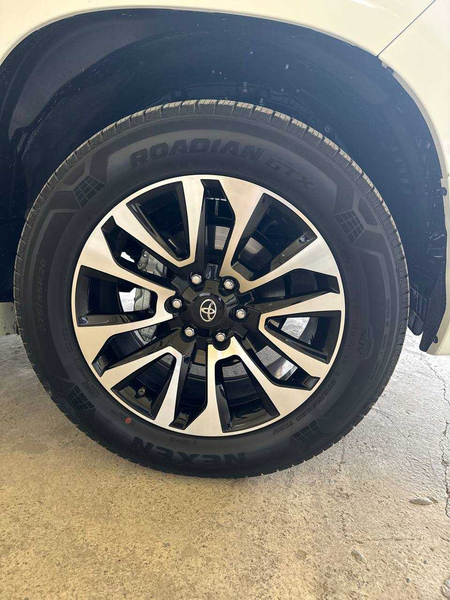 Toyota Land Cruiser Prado 150 год 2023