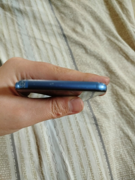 Samsung a6 sotiladi