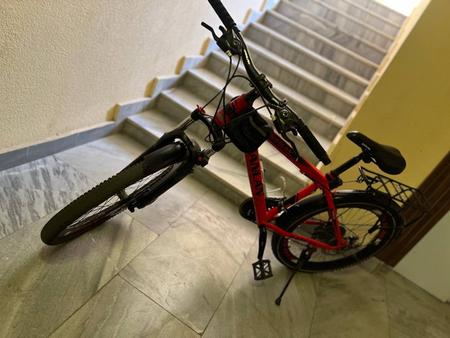 Velosiped sotiladi hplati orta balonlari yangi