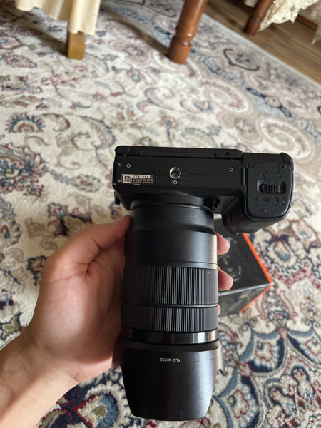 Sony A6400 kit 18-135mm в отличном состоянии