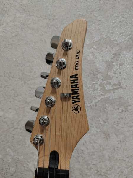 Электрогитара Yamaha ERG 121C