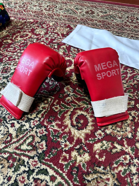 Yosh bolalar uchun karate kiyimi
