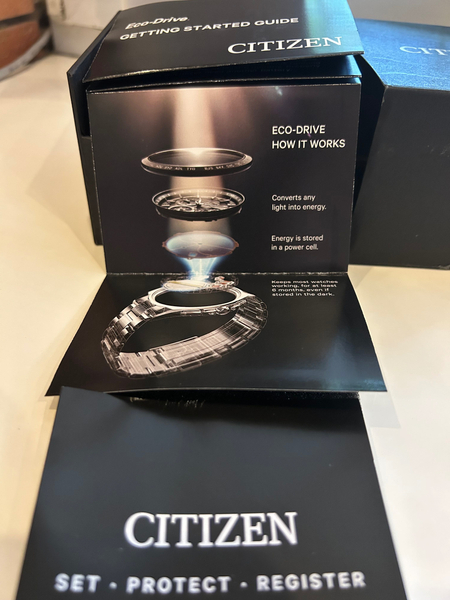 Мужские наручные японские часы Citizen ECO-DRIVE новые из Канады