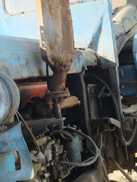 traktor 28 sotiladi