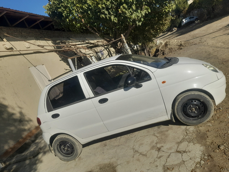 Mashina naxadu kraska toza 2010 yil 145000 yurgan  benzinda